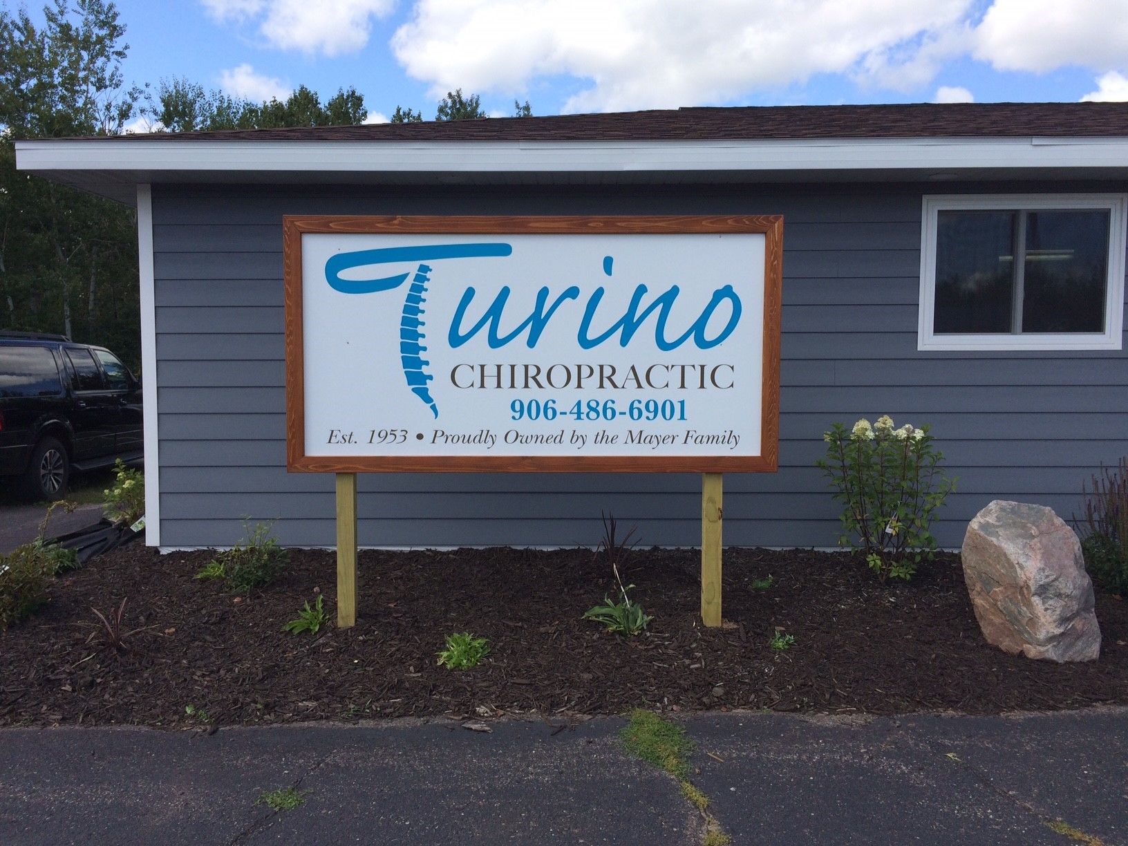 Custom Post and Panel Signs | Signs Now