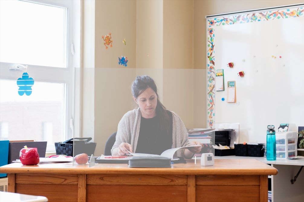 Protection Screens and Sneeze Guards | Signs Now [centername]