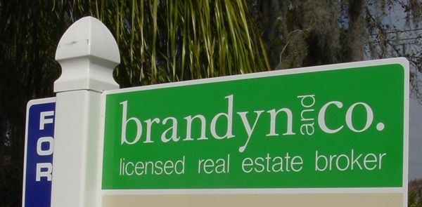 Custom Post and Panel Signs | Signs Now