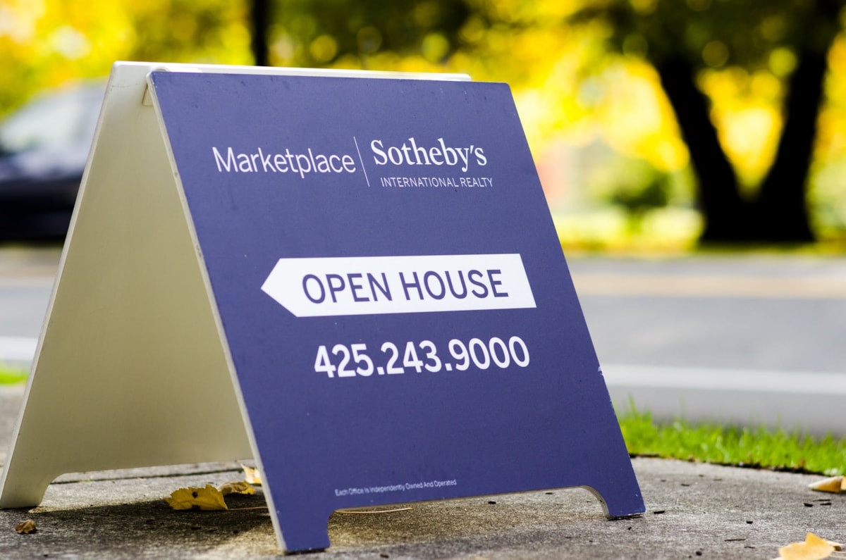 Home Staging For Higher ROI | Signs Now