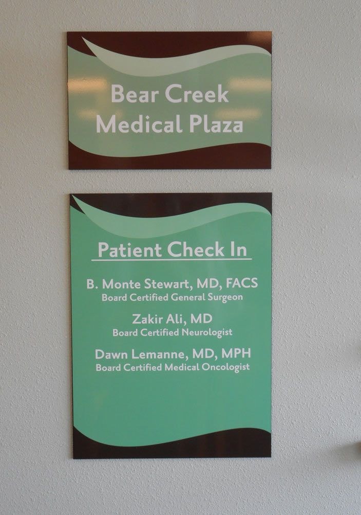 Custom Plastic Signs & Yard Signs | Signs Now Medford