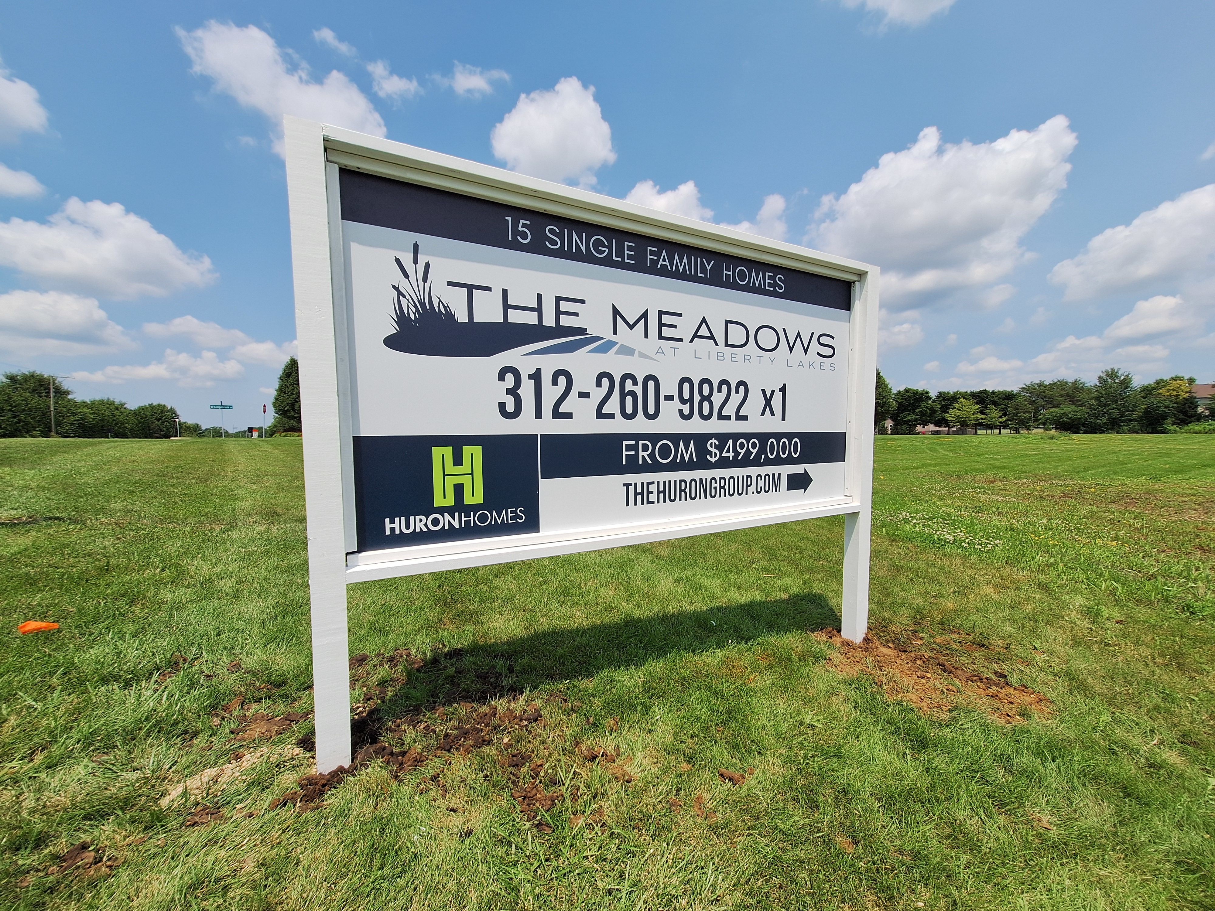Custom Outdoor Billboard Signs | Signs Now Mundelein