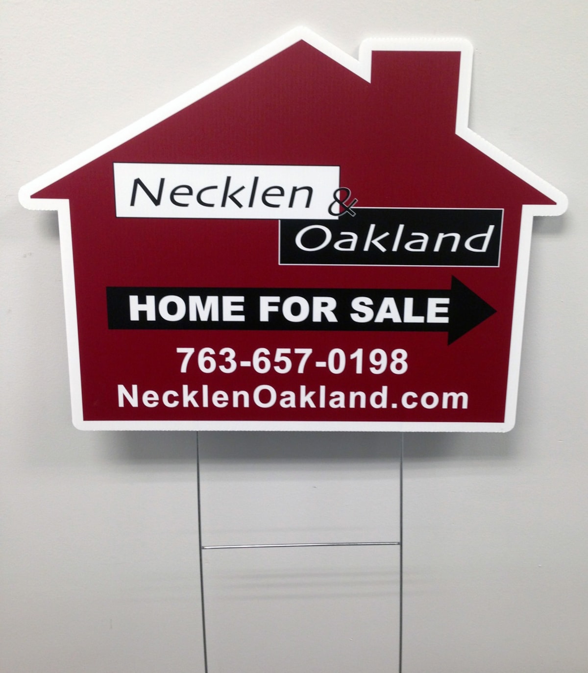Custom Plastic Signs & Yard Signs | Signs Now Plymouth